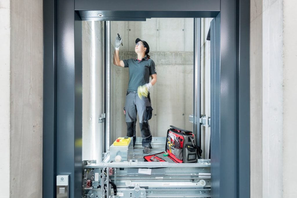 Contact - Cosmolift - Uw lift. Ons vak.